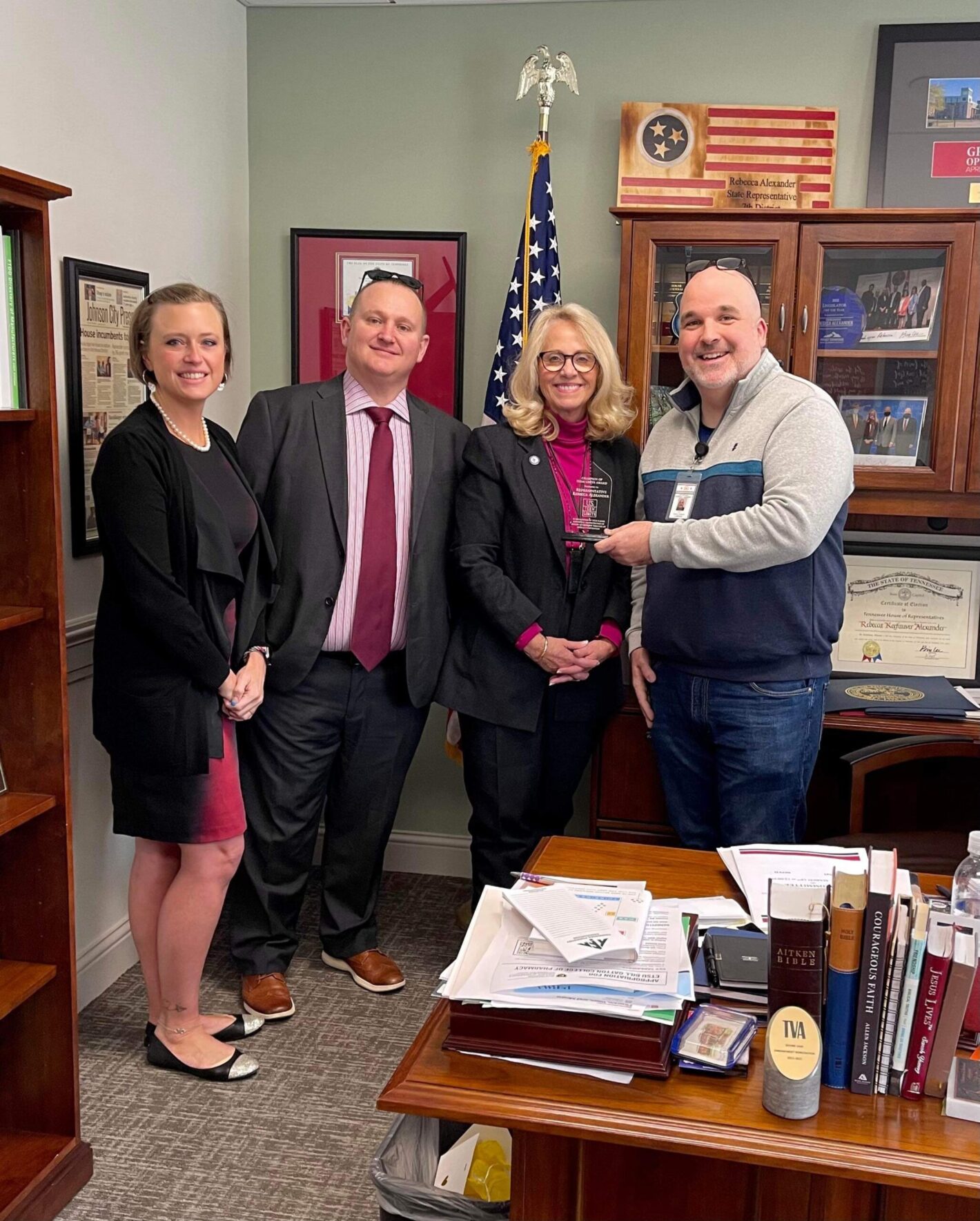 Rep. Rebecca Alexander Receives Plaque for Signing U.S. Term Limits ...